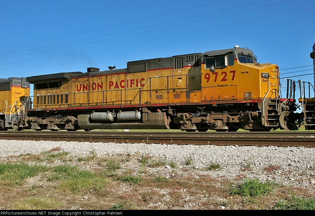 UP 9727 on UPRR MMUFW-25